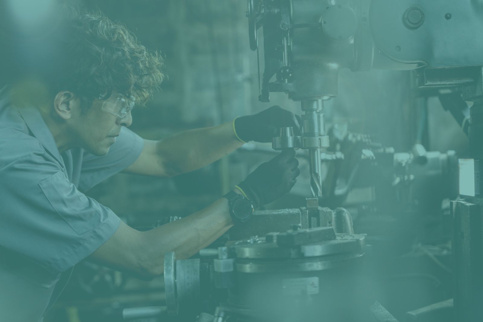 Cloud-based tool management software for machine shops